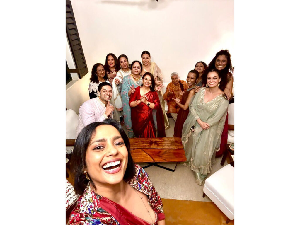 Shabana Azmi, Javed Akhtar celebrate Diwali with ‘Dher Saara Pyar’ gang ...