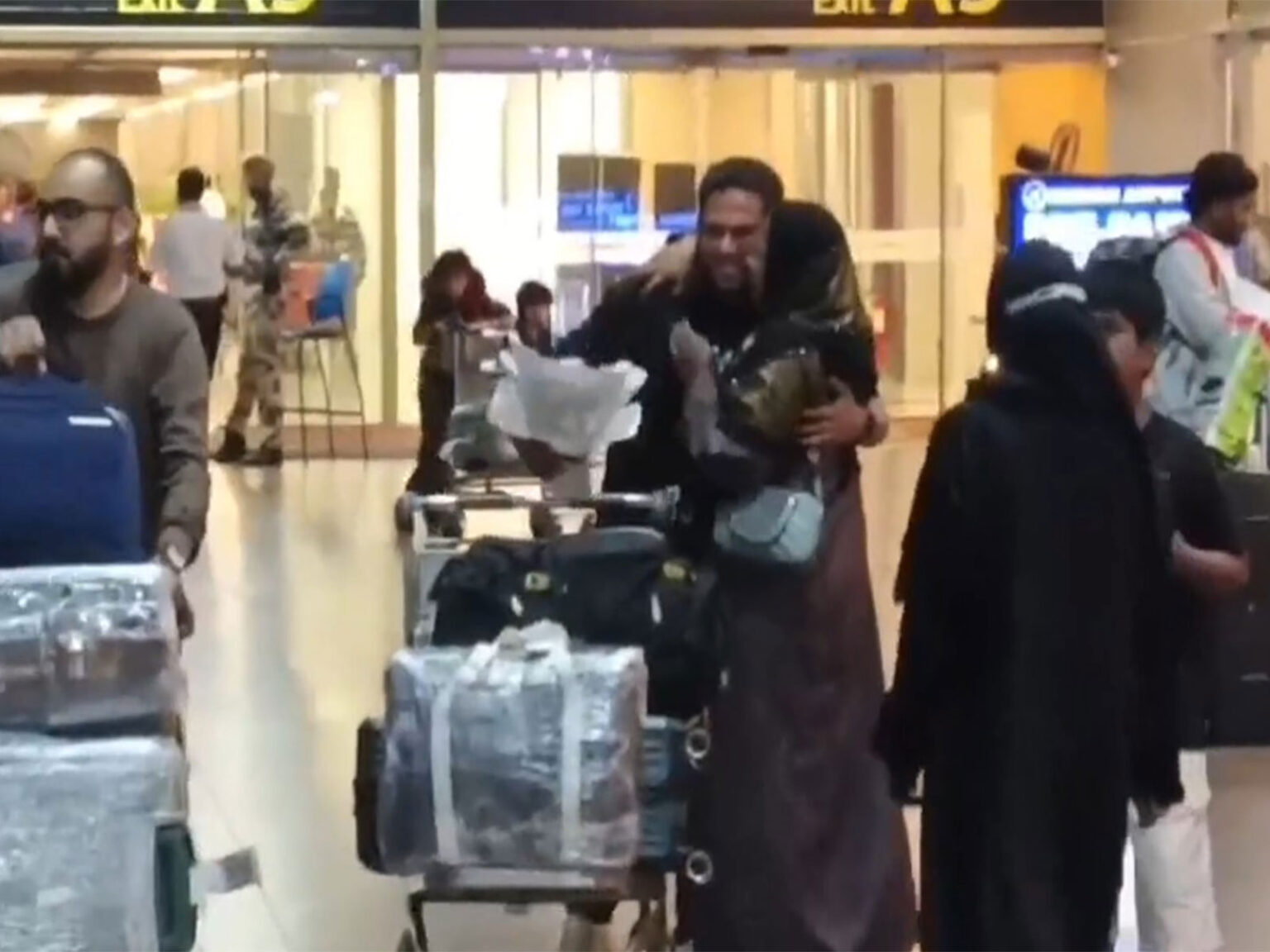 Emirates flight from Dubai delayed, arrives in Chennai an hour late ...